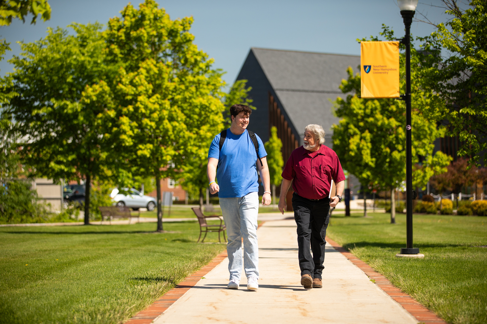 Head Coach, Men's Ice Hockey, | Spanish Settings